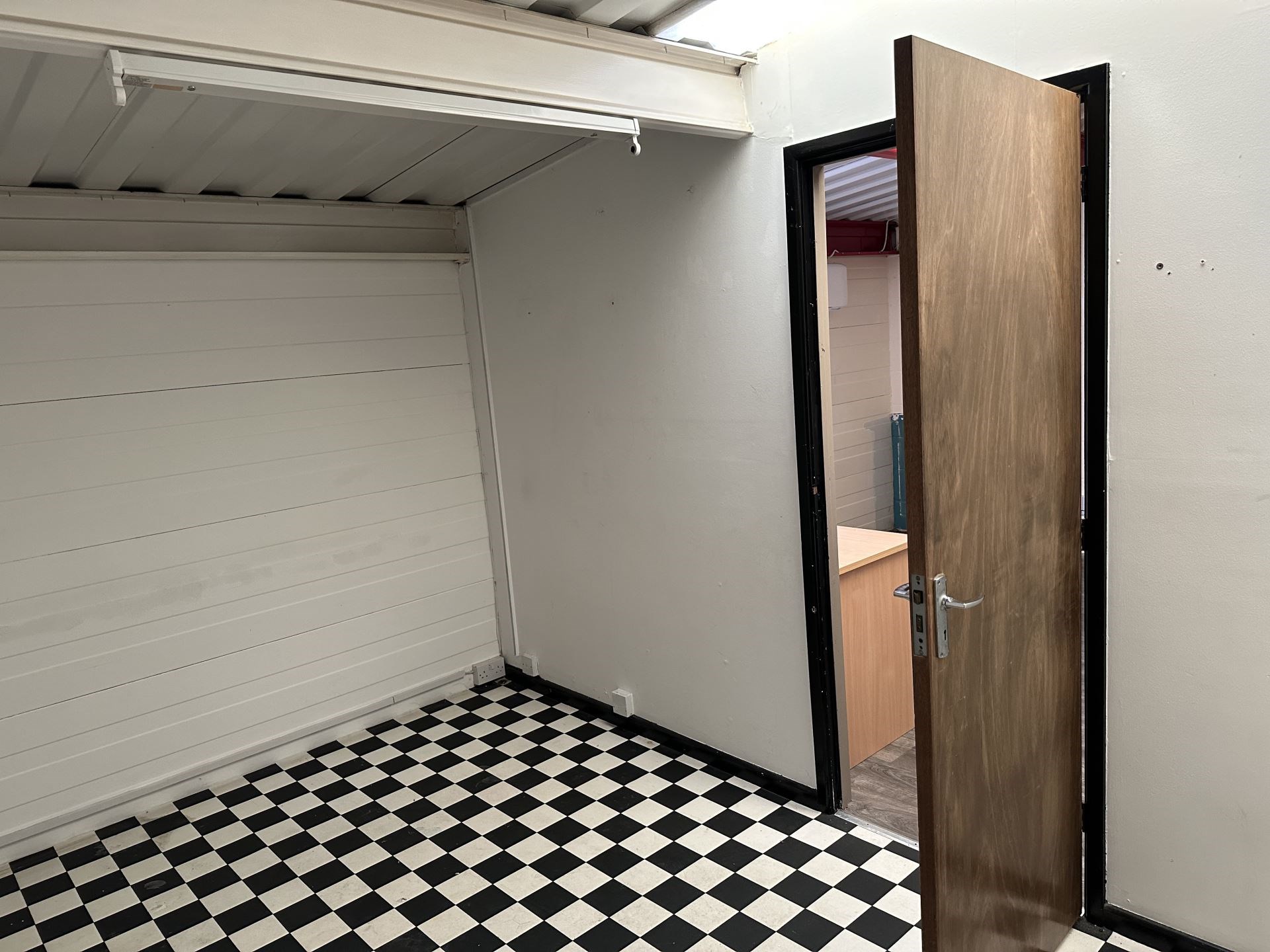 Unit-202-300 sq. ft. Office/Studio Suite (with Air Conditioning)